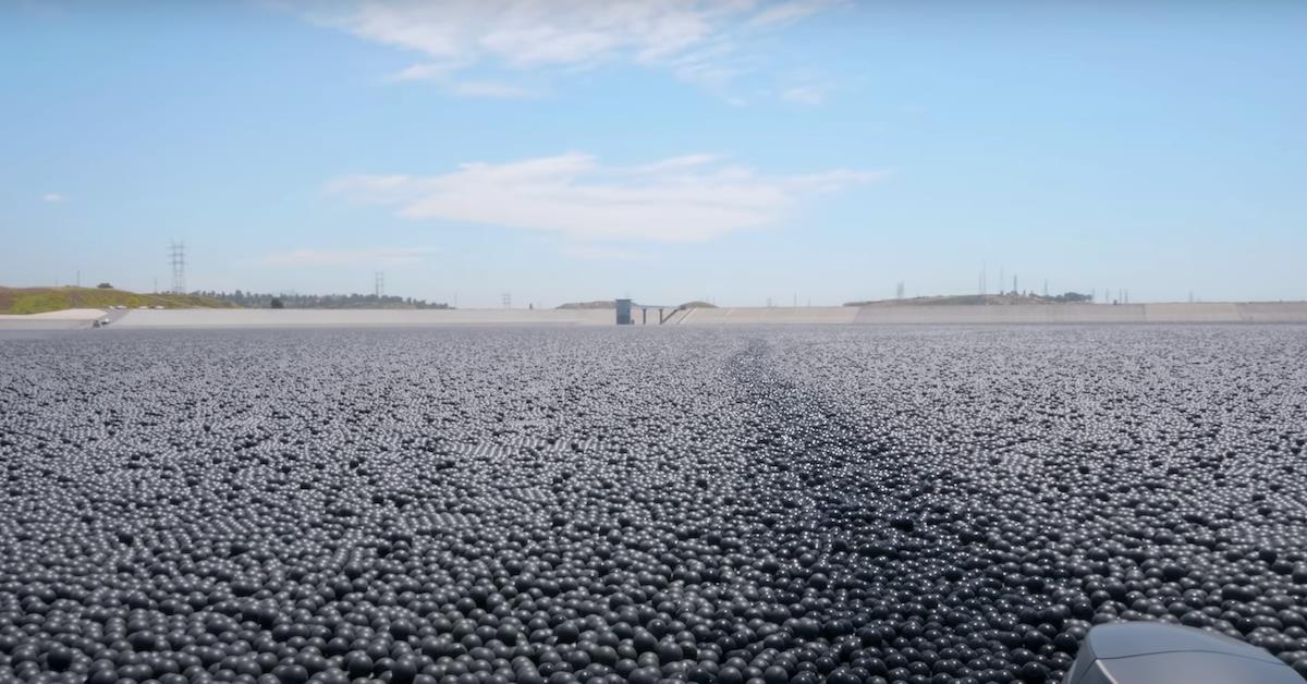 Why there are plastic shade balls on Los Angeles Reservoir ...